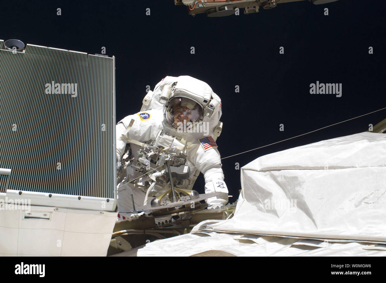Nasa astronaut garrett reisman hi-res stock photography and images - Alamy