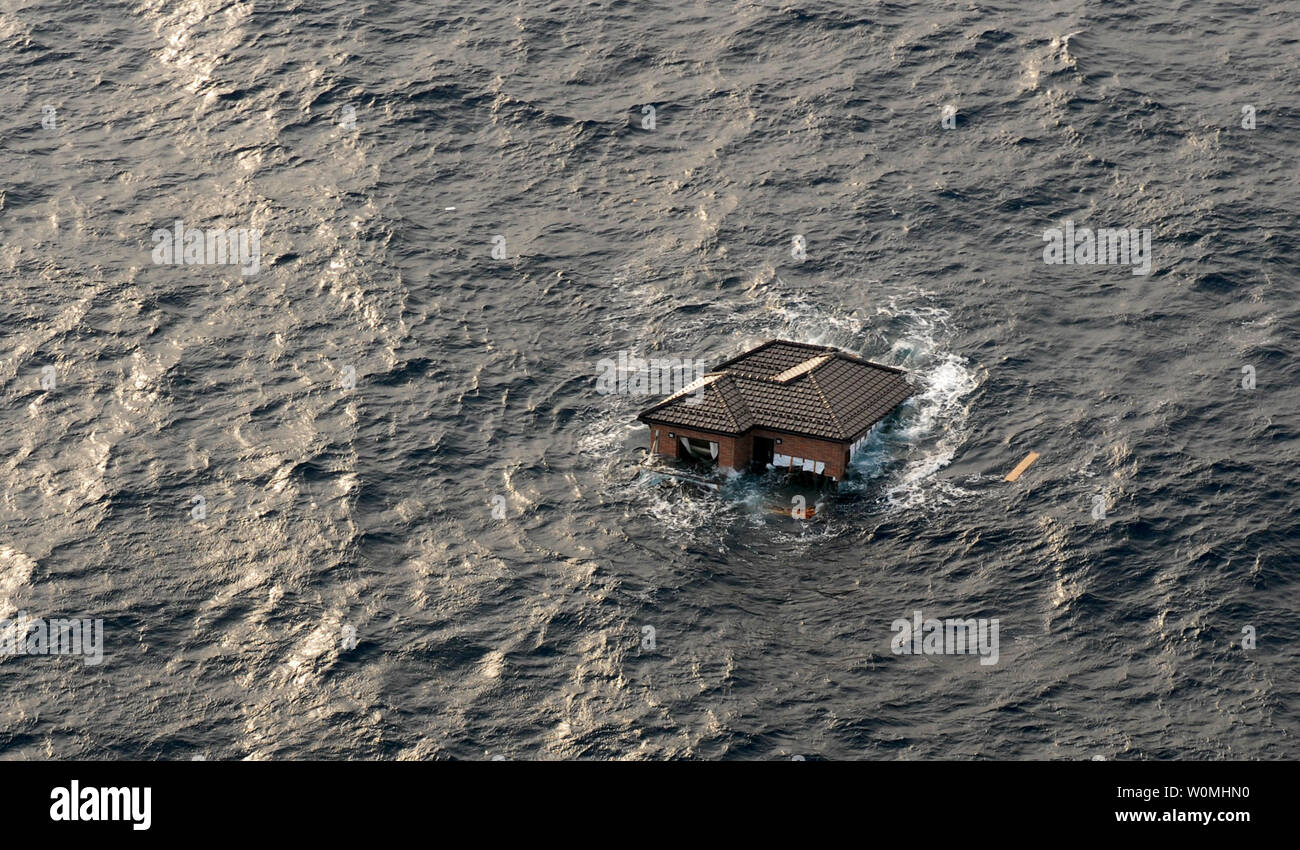 Japanese tsunami survivors sendai hi-res stock photography and images ...