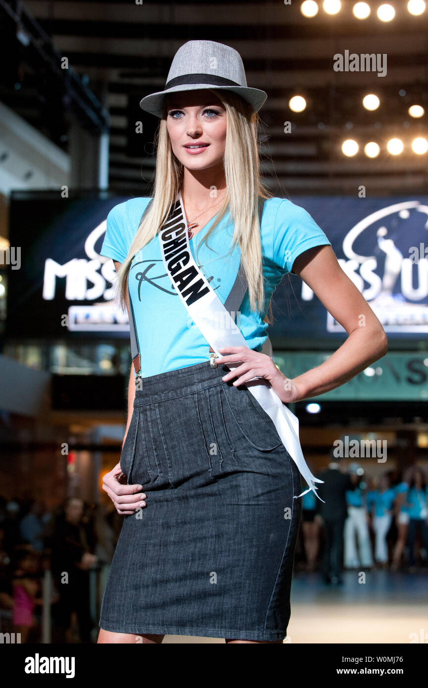 Miss Michigan USA 2011, Channing Pierce, walks the runway in the Rain ...