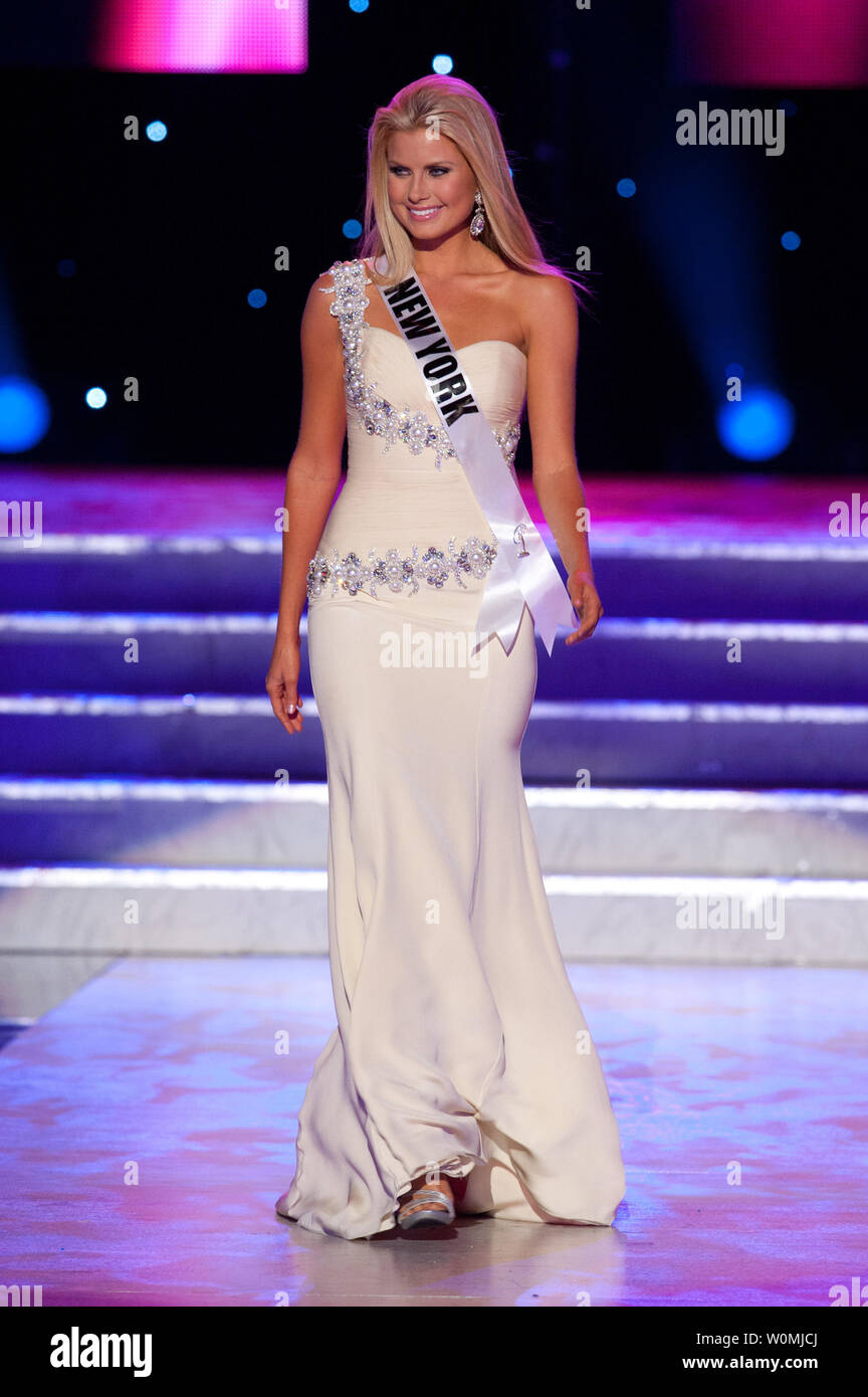 Amber collins hi-res stock photography and images - Alamy