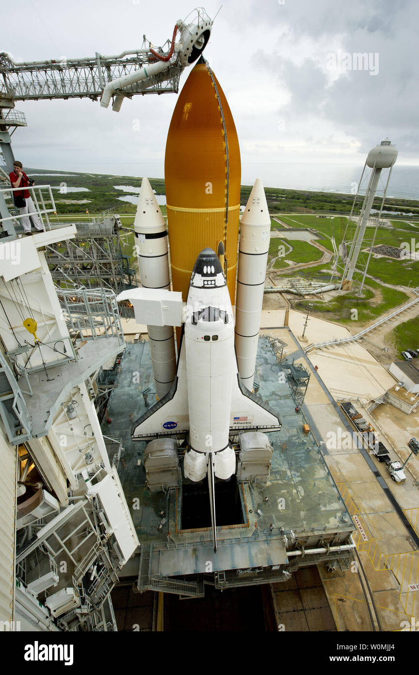 Rotating service structure hi-res stock photography and images - Alamy