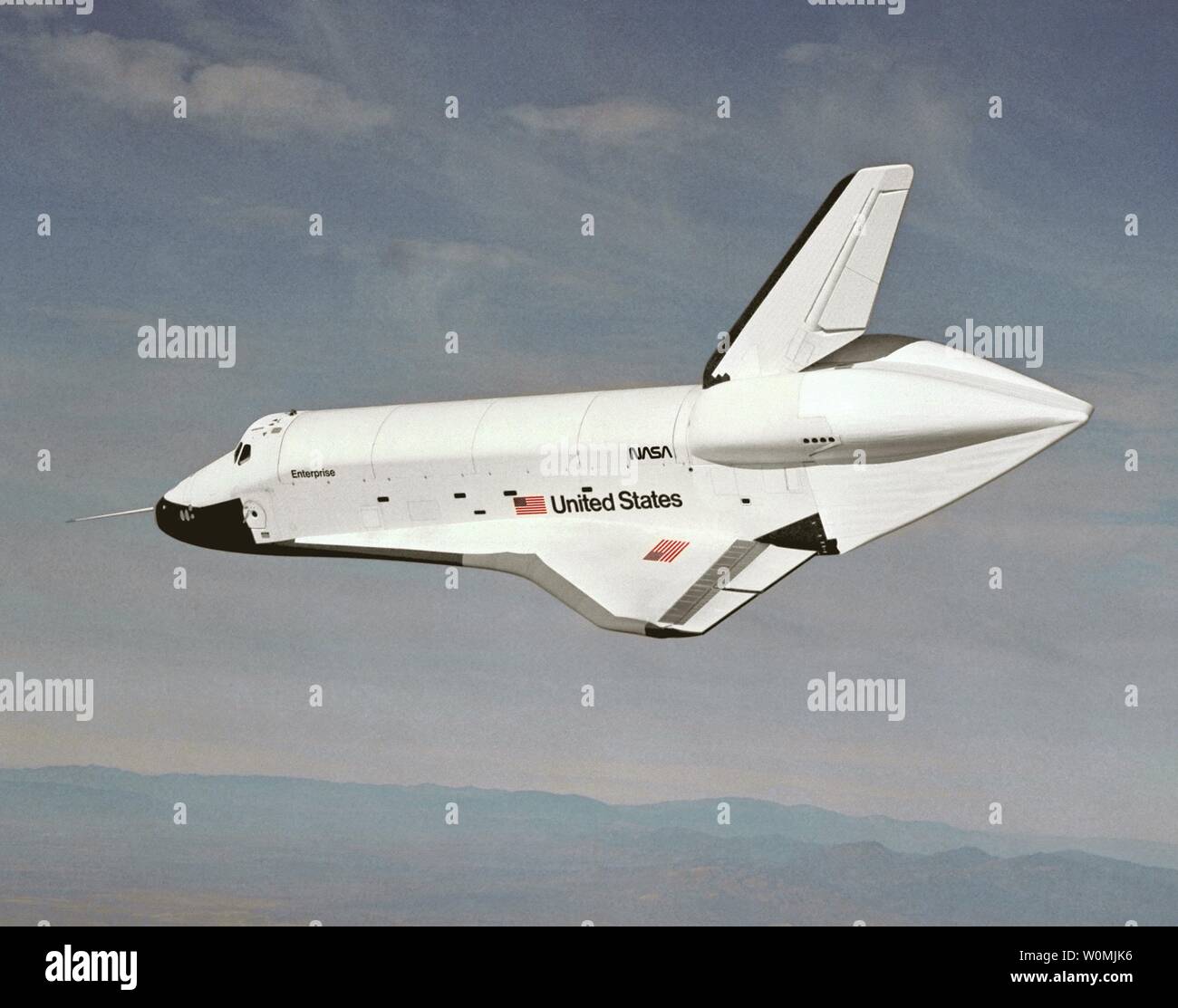 Space shuttle enterprise landing hi-res stock photography and images - Alamy