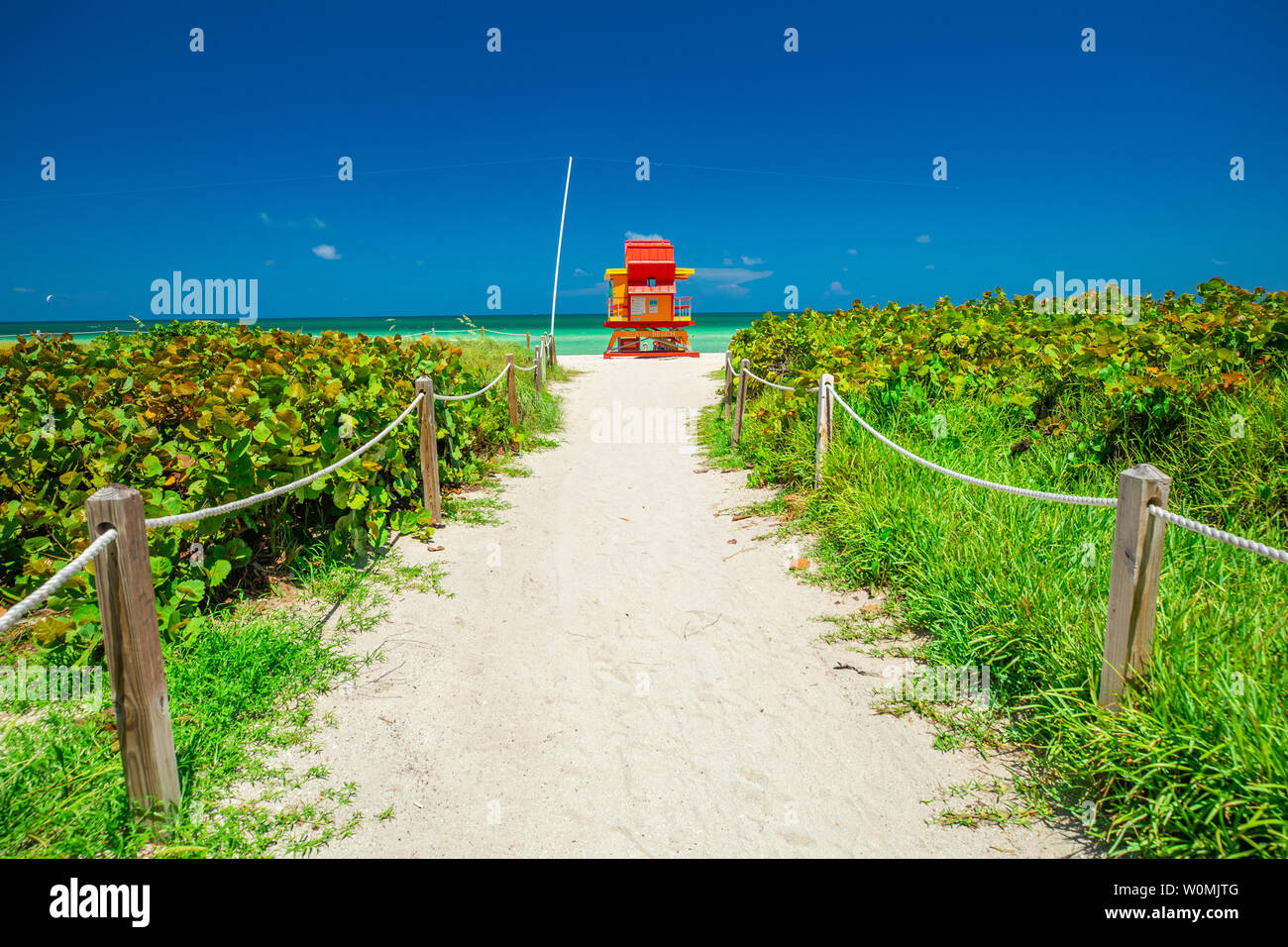 Lifeguard tower miami beach hi-res stock photography and images - Alamy