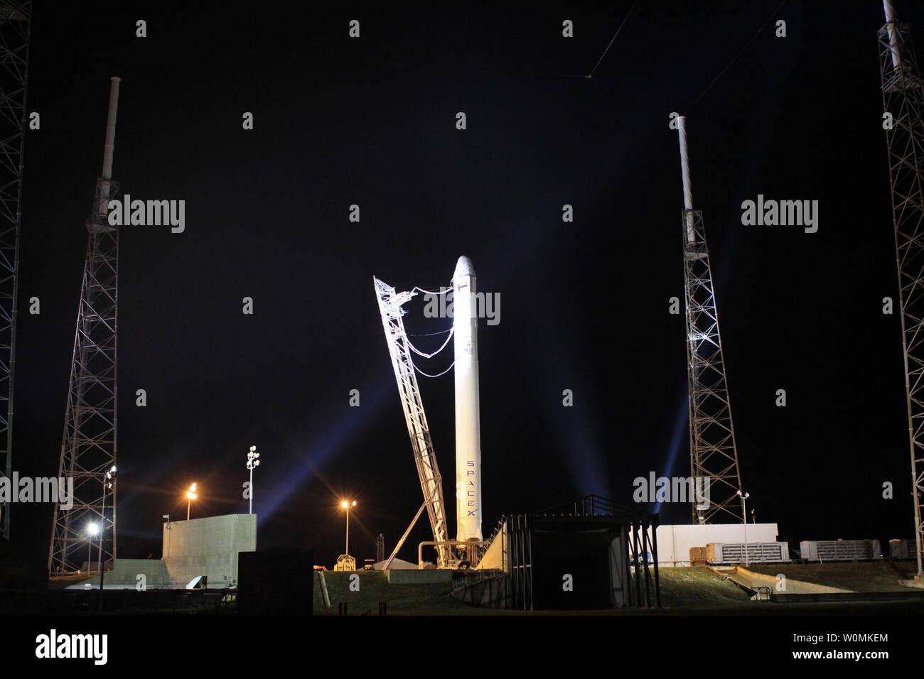 Falcon 9 engine hi-res stock photography and images - Alamy