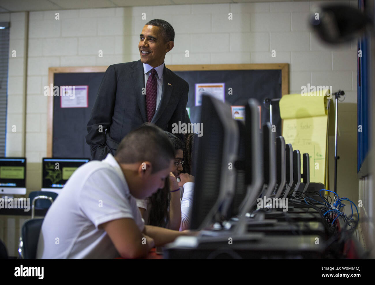 Seventh grade students classroom hi-res stock photography and images ...