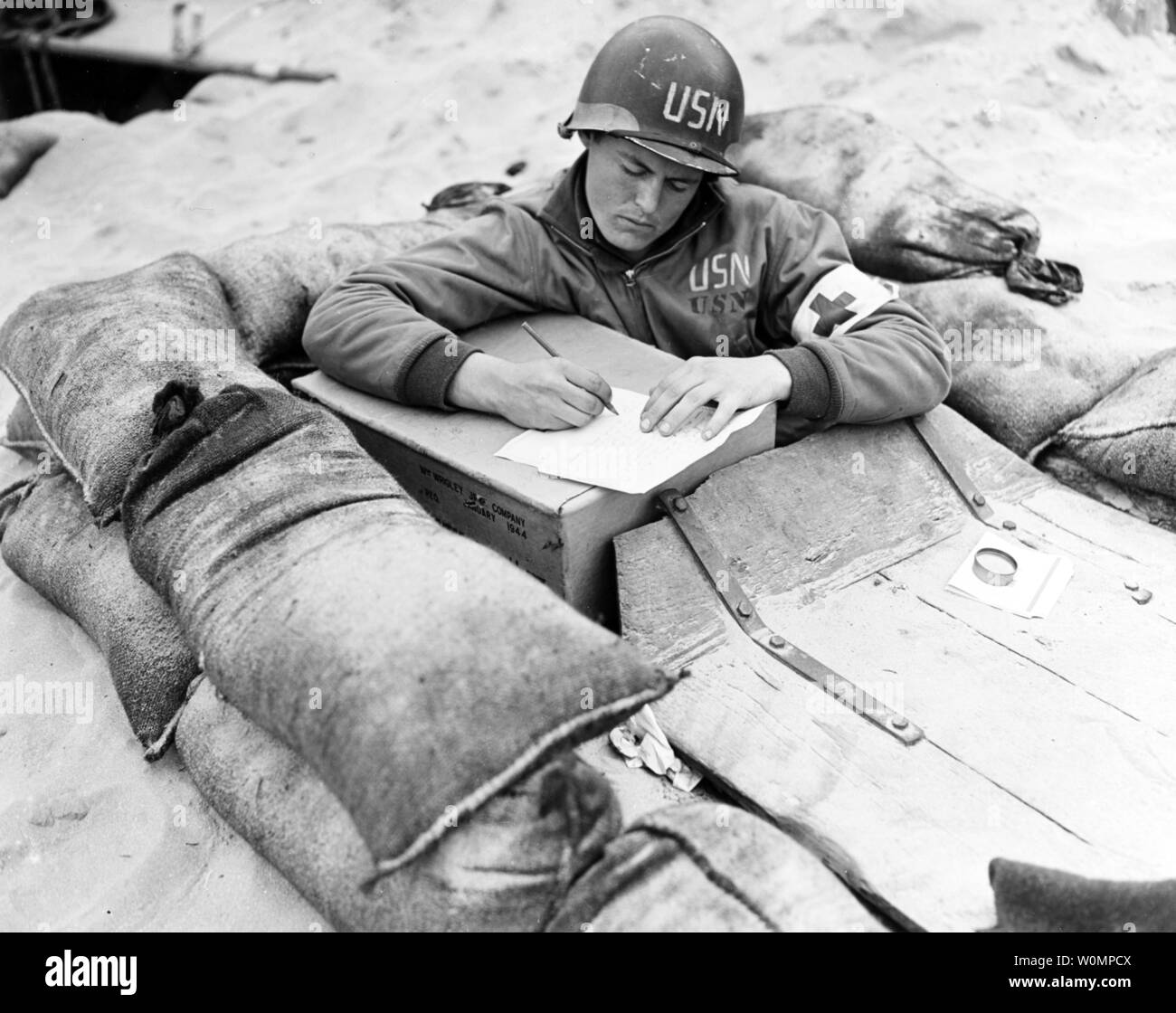 Navy hospital corpsman hi-res stock photography and images - Alamy