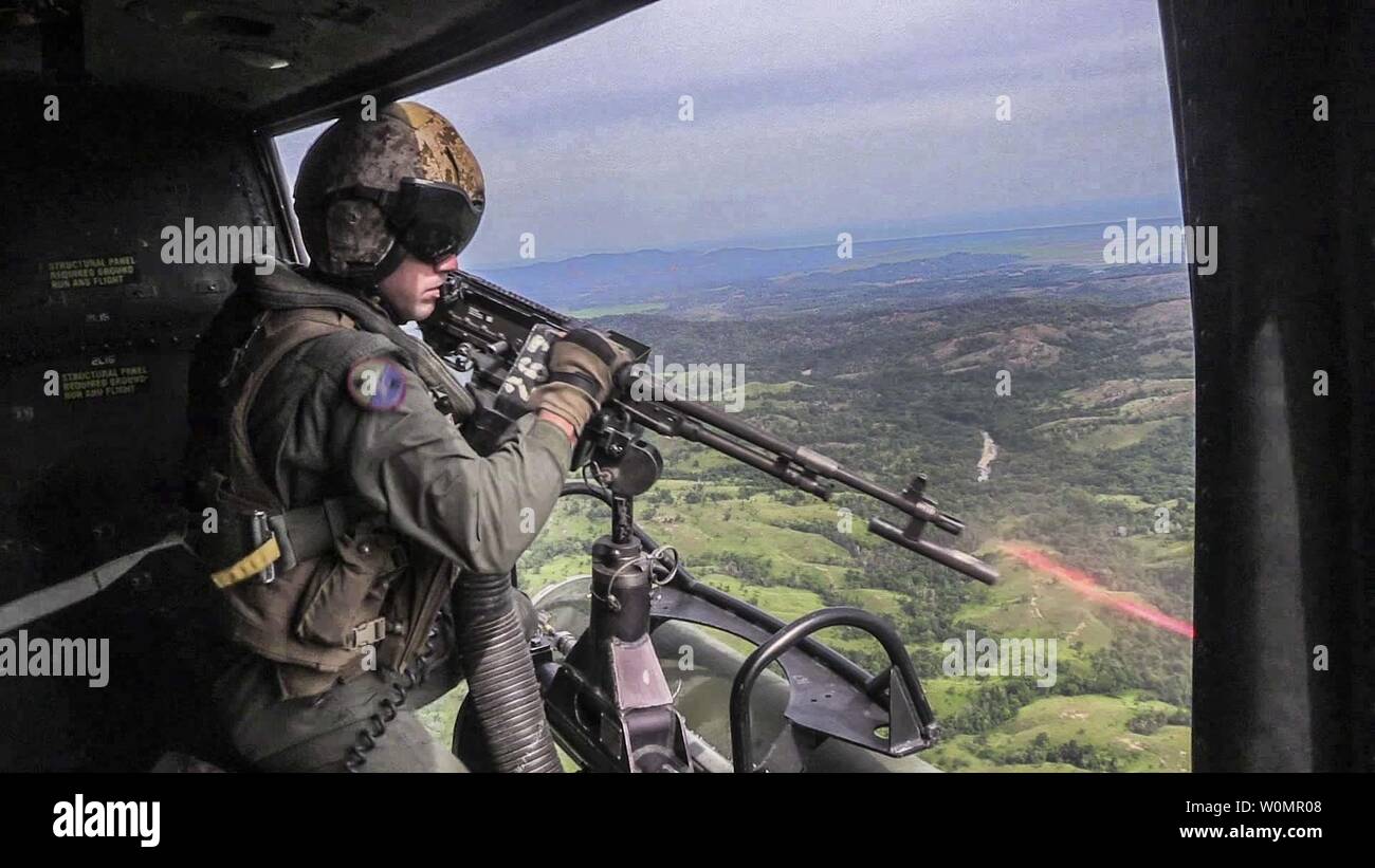 M240b machine gun hi-res stock photography and images - Alamy