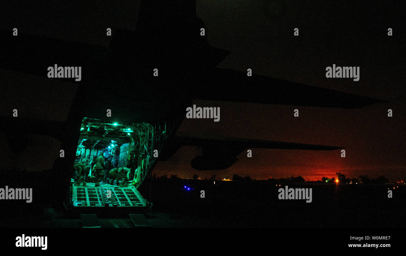 737th expeditionary airlift squadron hi-res stock photography and ...