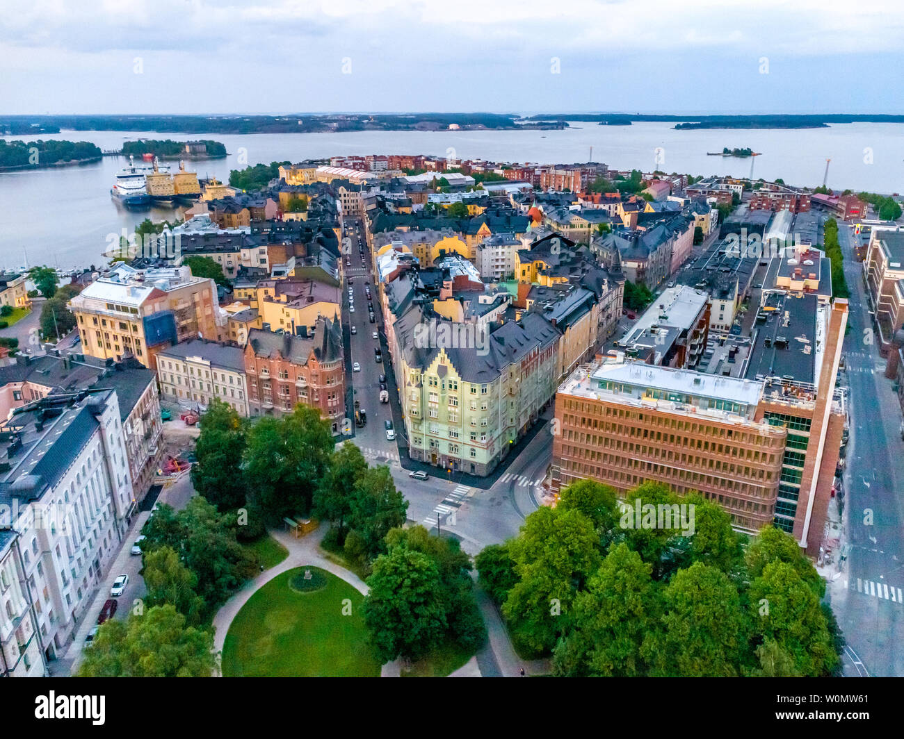 Buildings downtown helsinki hi-res stock photography and images - Alamy