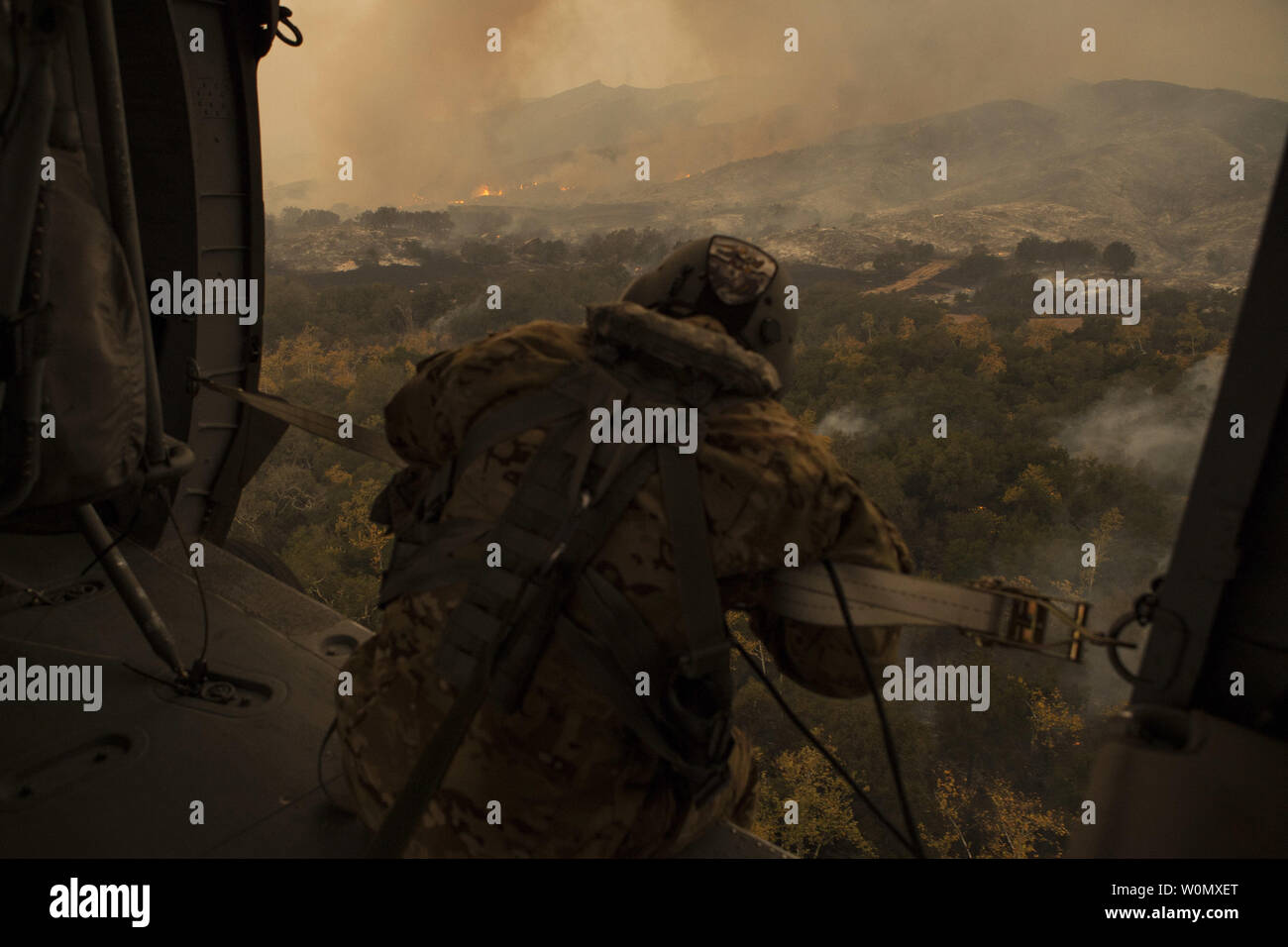 A uh 60 black hawk crew chief hi-res stock photography and images - Alamy