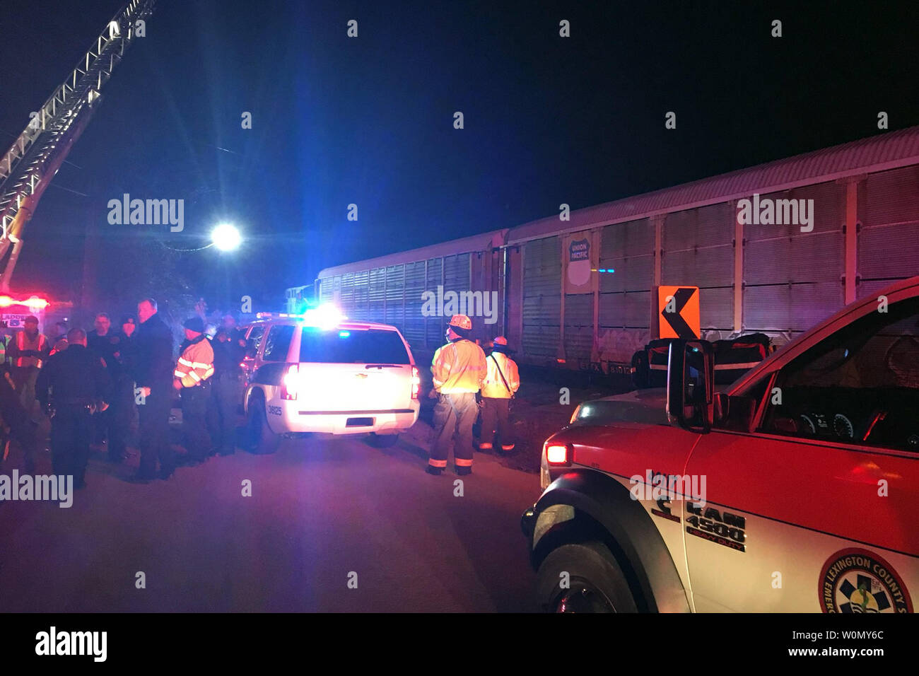 A crash between an Amtrak passenger train and a CSX freight train in ...