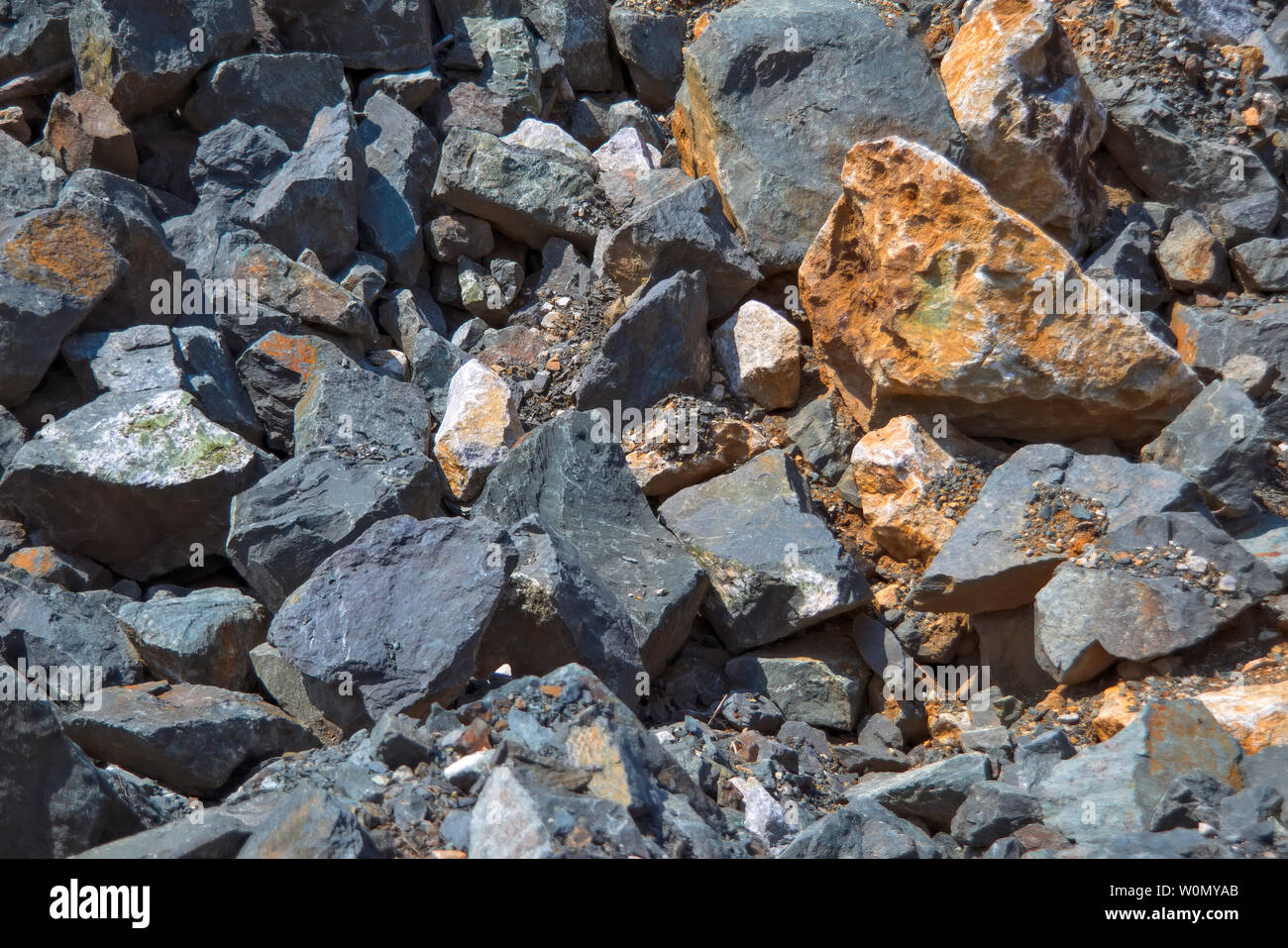 Danger rockfalls hi-res stock photography and images - Alamy