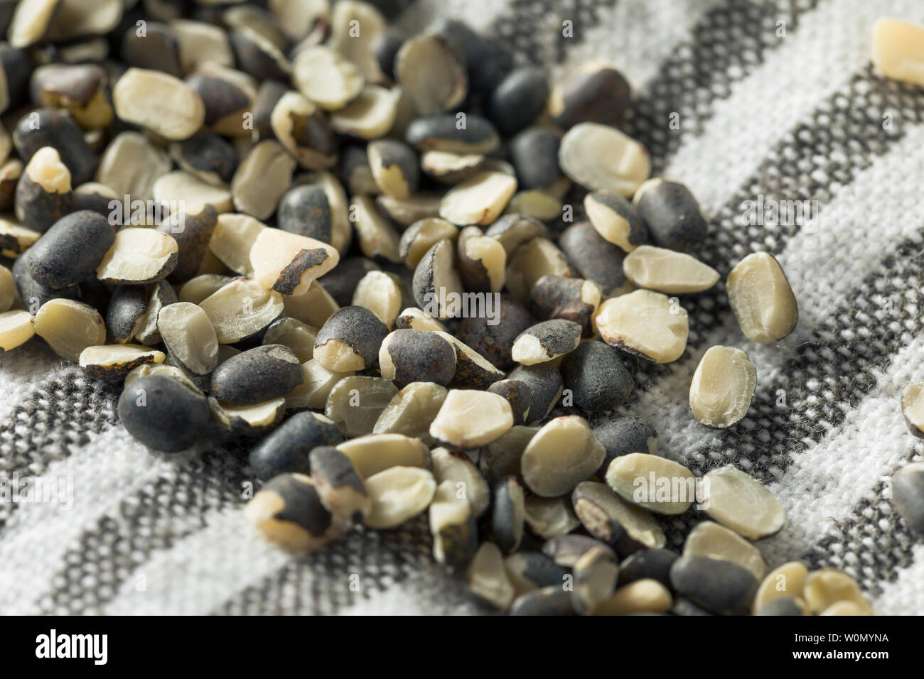 Black matpe bean hi-res stock photography and images - Alamy