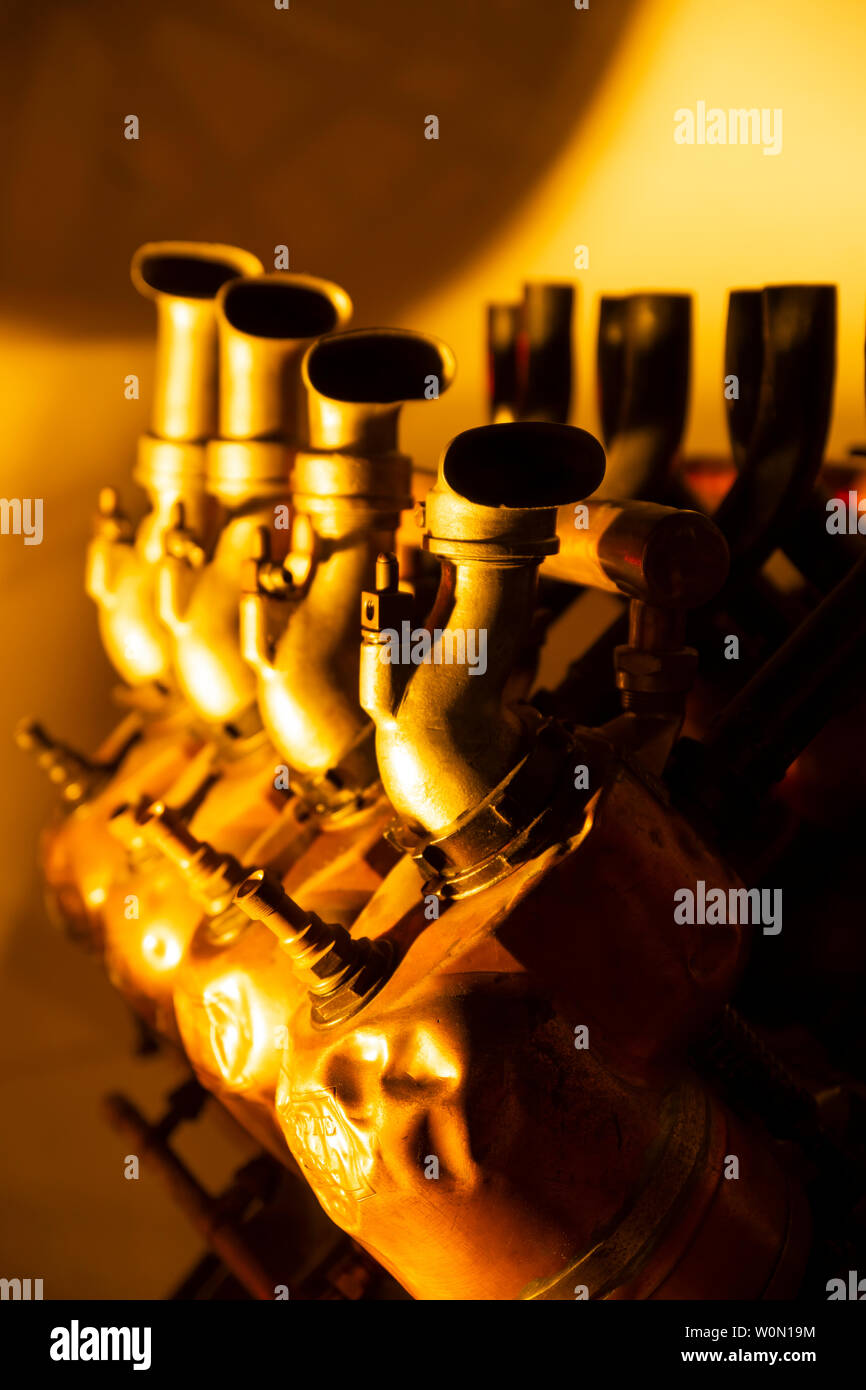 V8 aircraft engine hi-res stock photography and images - Alamy
