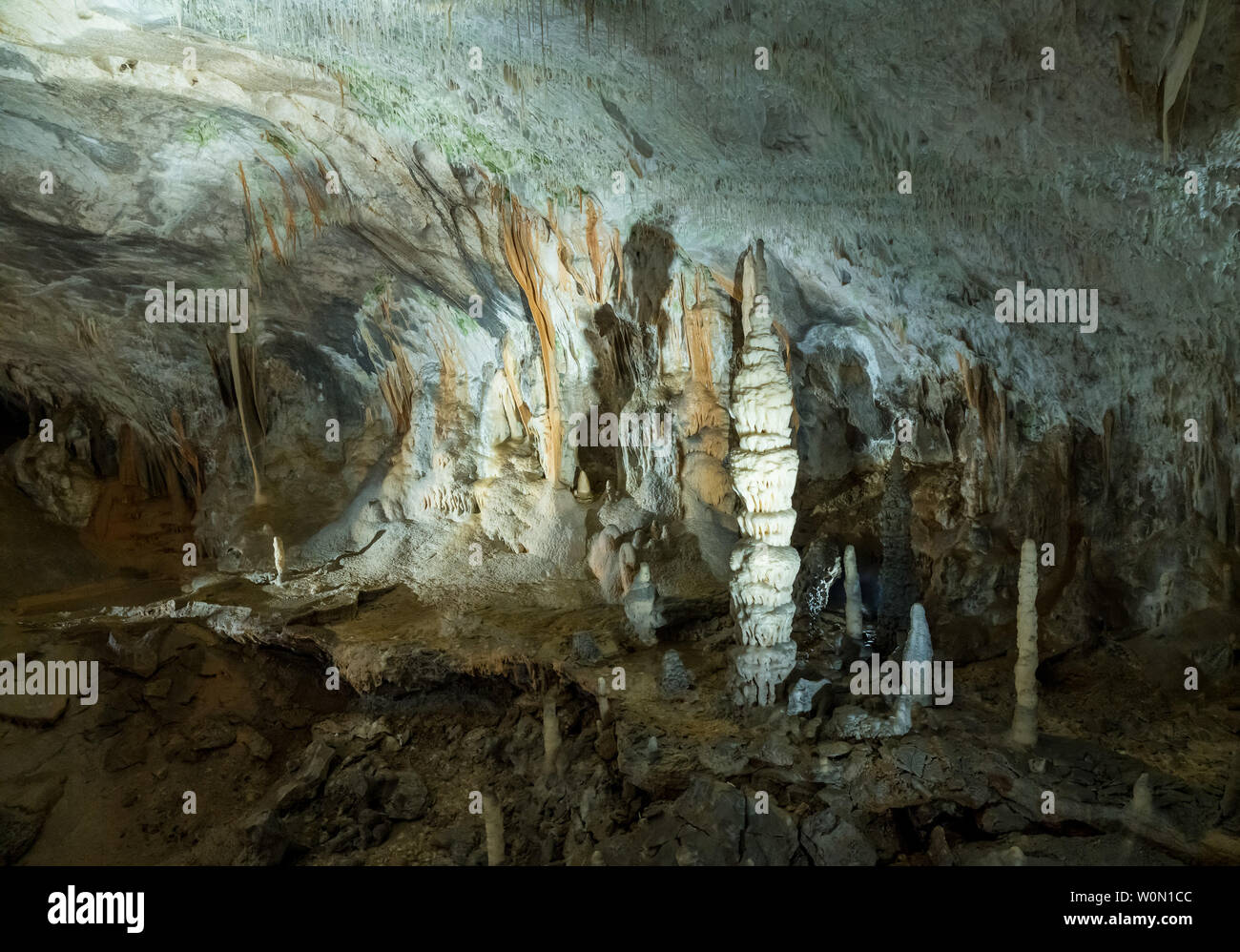 Strange rock formations underground in cave system Stock Photo - Alamy