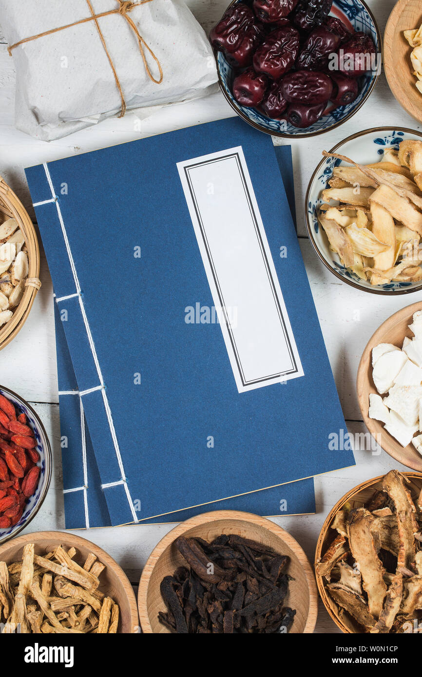 Traditional chinese medicinal herb ingredients hi-res stock photography ...