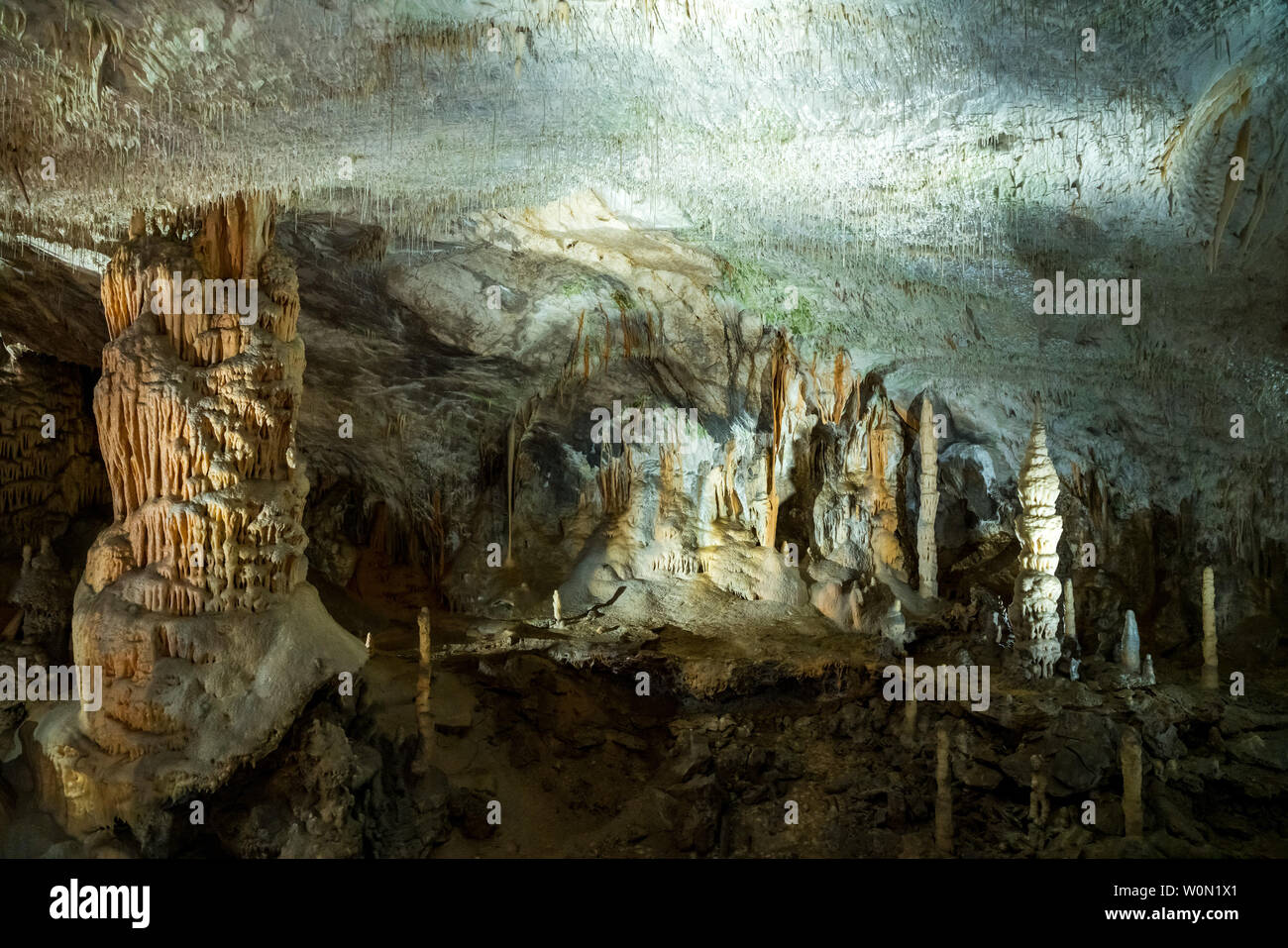 Strange rock formations underground in cave system Stock Photo - Alamy