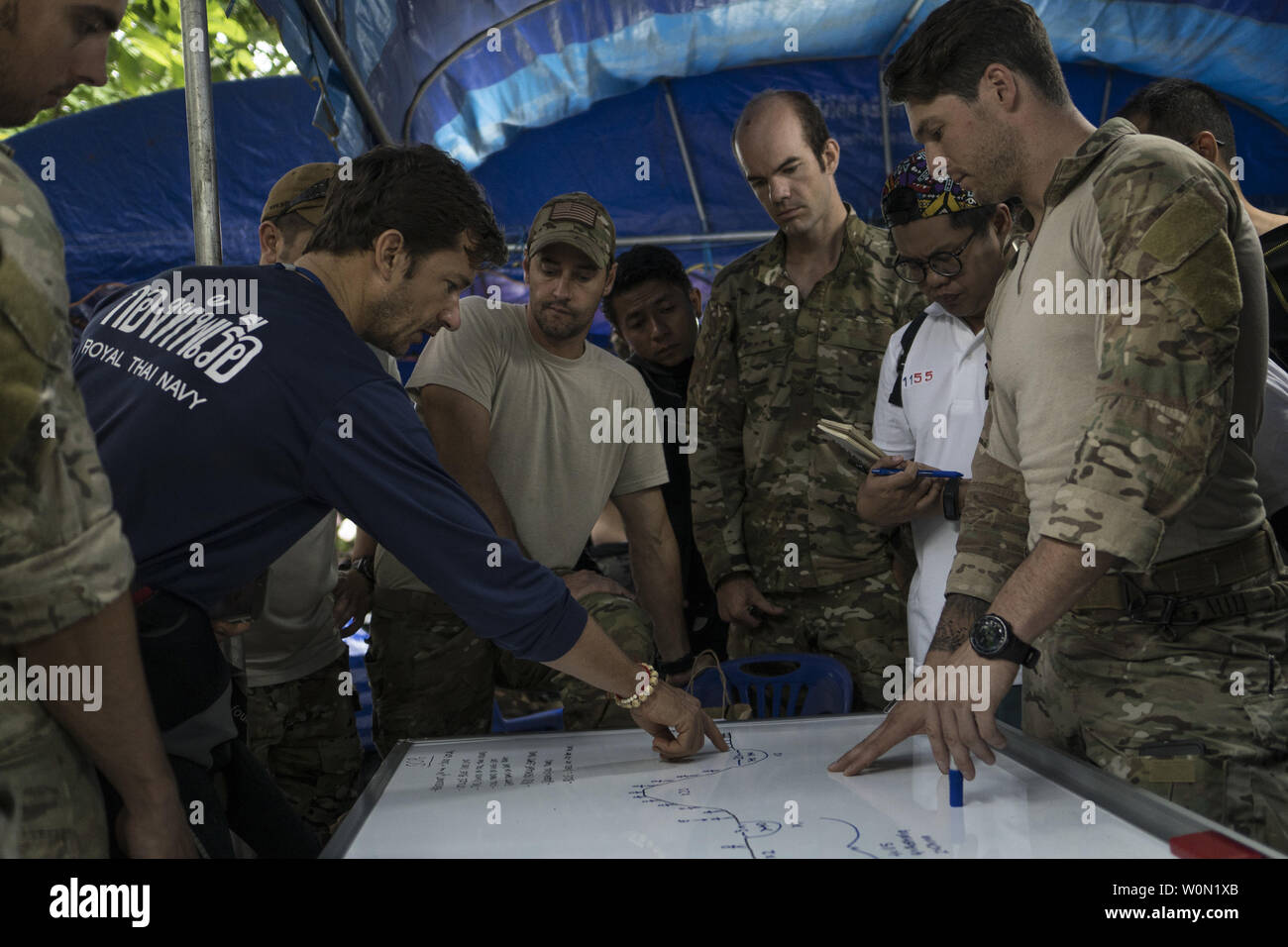 Airmen from the U.S. Indo-Pacific Command (USINDOPACOM) work with Royal ...