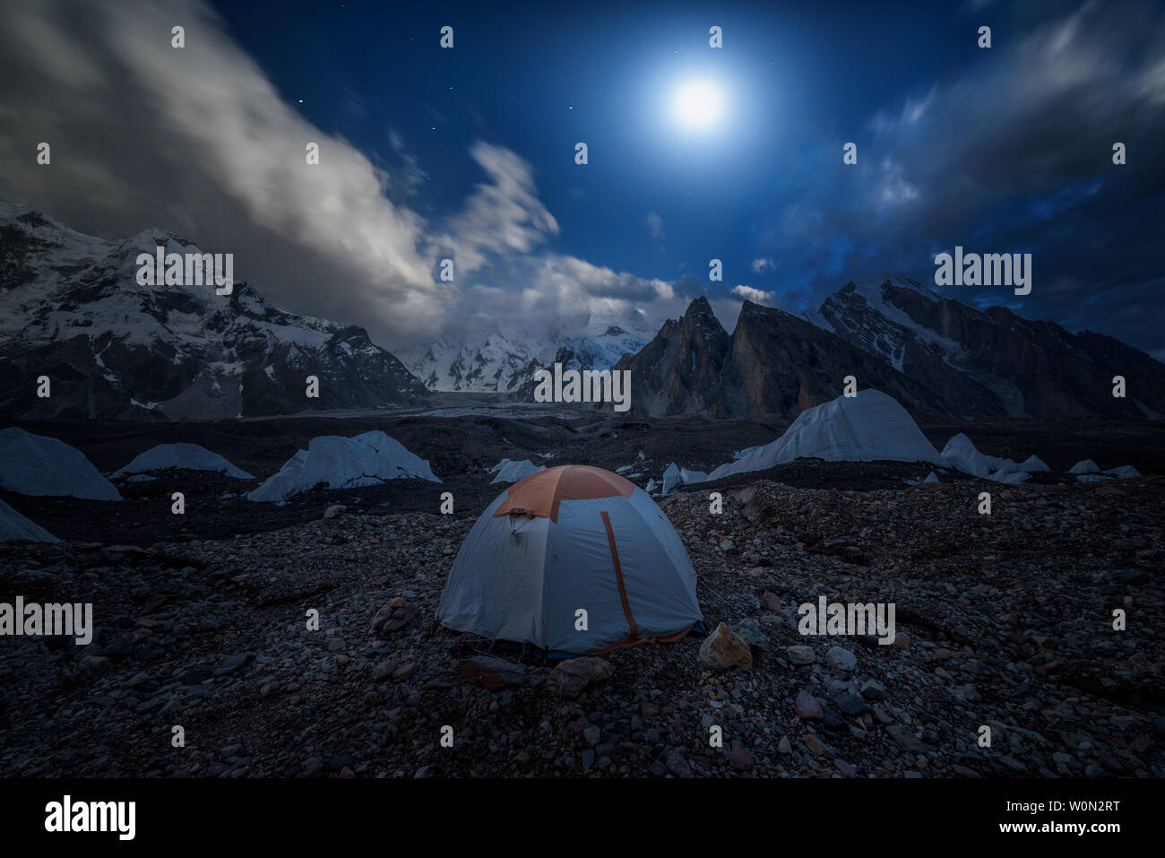 Pakistani scenery hi-res stock photography and images - Alamy