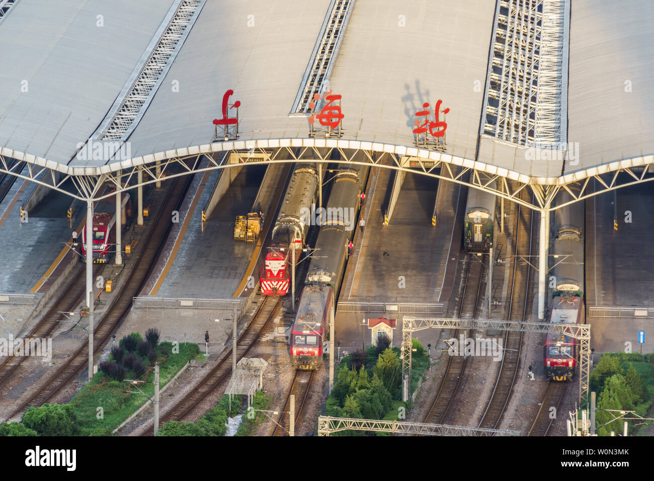 shanghai railway station Stock Photo - Alamy