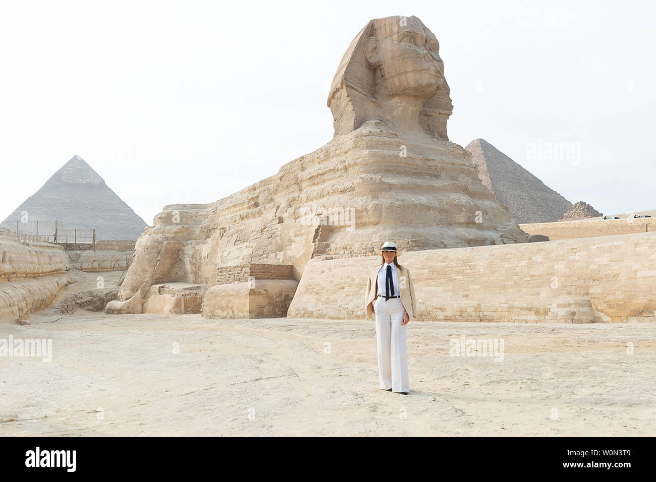First Lady Melania Trump tours the Sphinx and Ground Water Table ...