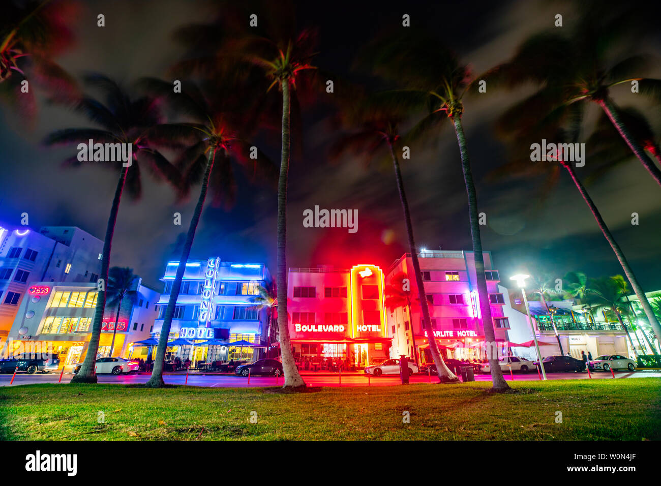 Night view of Street Ocean Drive, Art Deco Building. Colony and ...