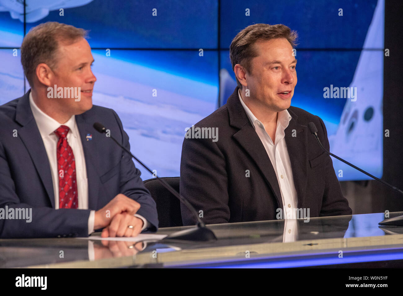 NASA administrator Jim Bridenstine, left, and SpaceX CEO and lead ...