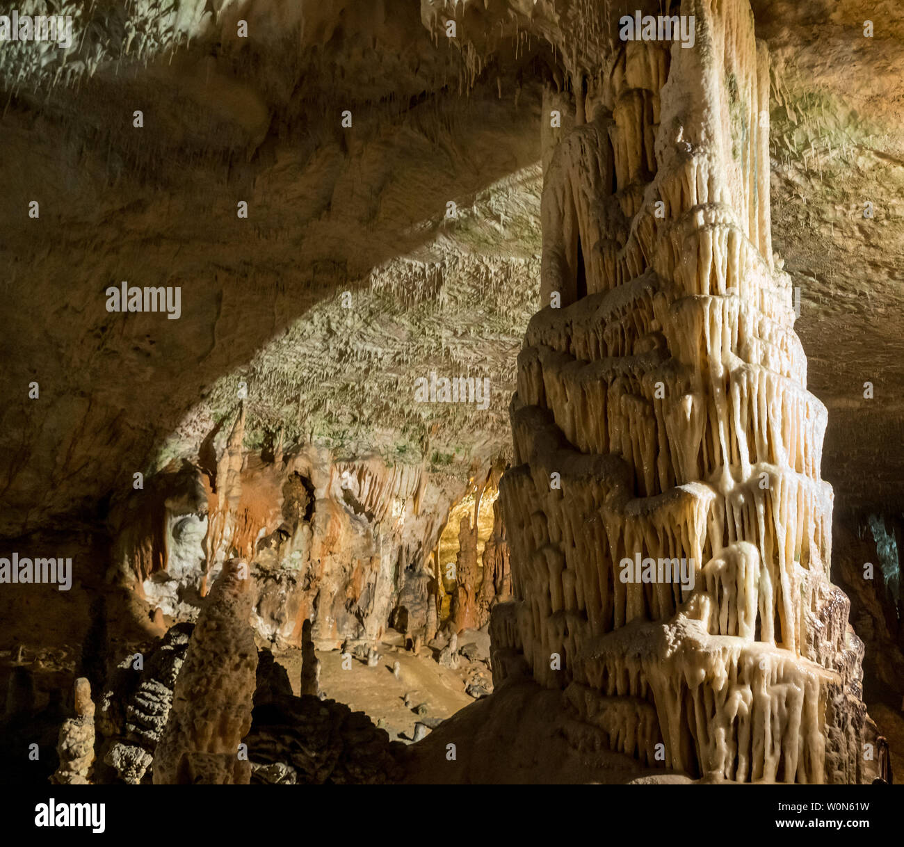 Cavern system hi-res stock photography and images - Alamy