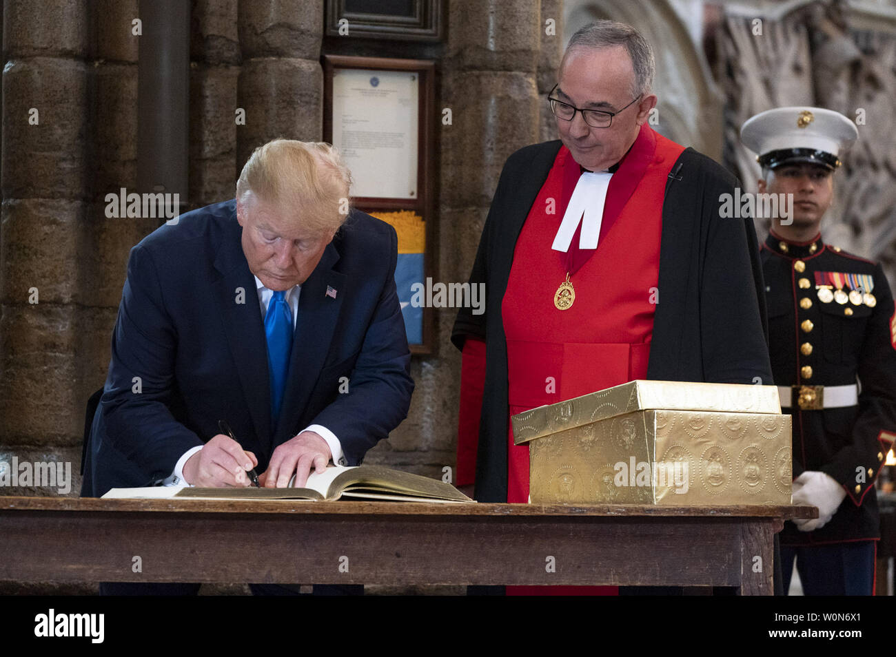 John hall dean of westminster hi-res stock photography and images - Alamy