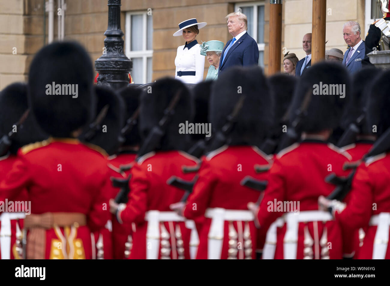 Melania trump and queen elizabeth hi-res stock photography and images ...