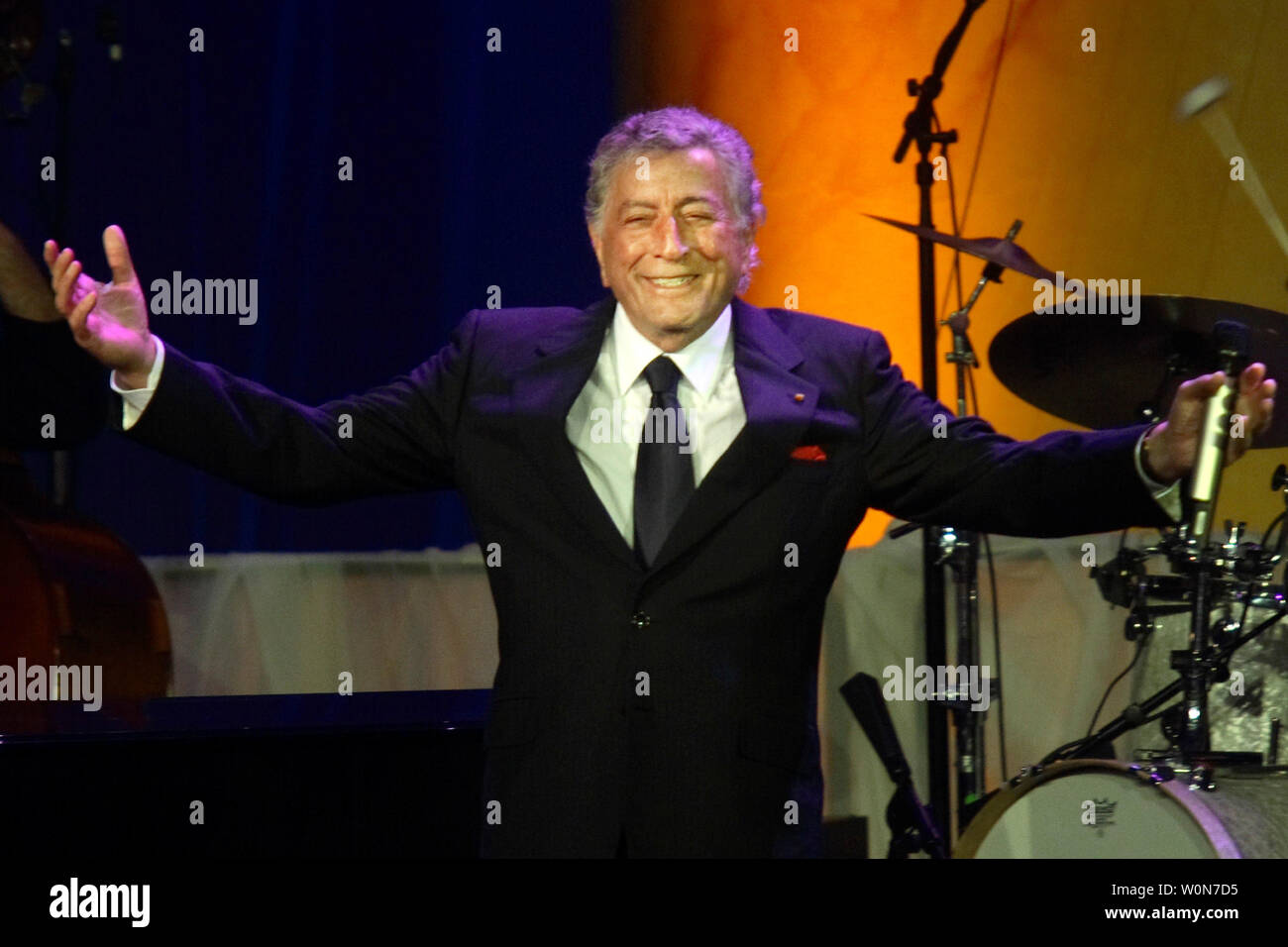 Singer Tony Bennett performs for U.S. Speaker of the House Nancy Pelosi ...