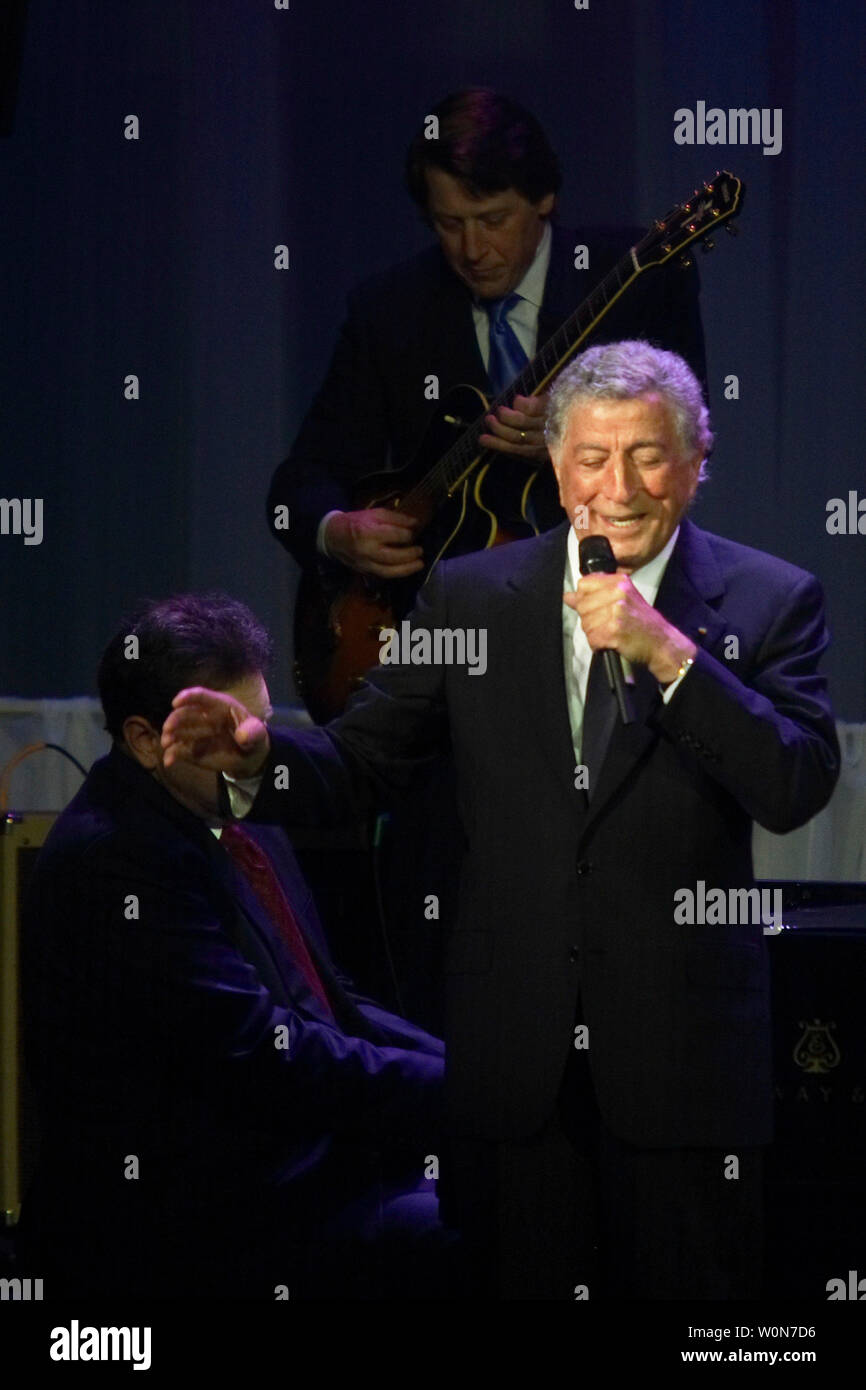 Singer Tony Bennett performs for U.S. Speaker of the House Nancy Pelosi ...