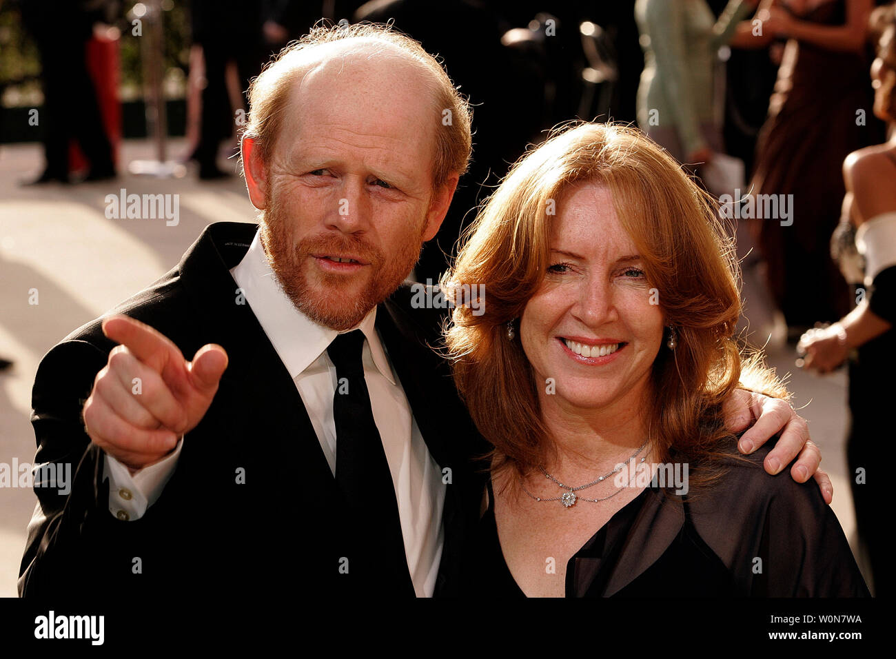 Actor and Director Ron Howard (L) and his wife arrive at the Vanity ...