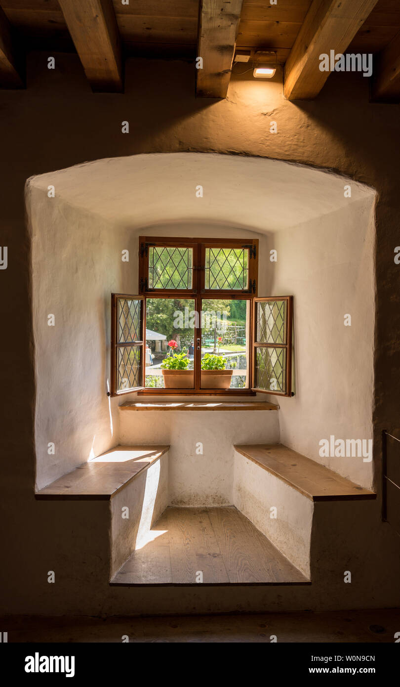 Building display hi-res stock photography and images - Alamy