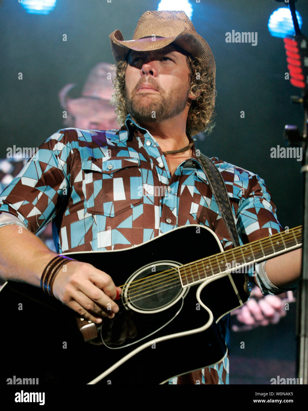 Toby keith concert hi-res stock photography and images - Alamy