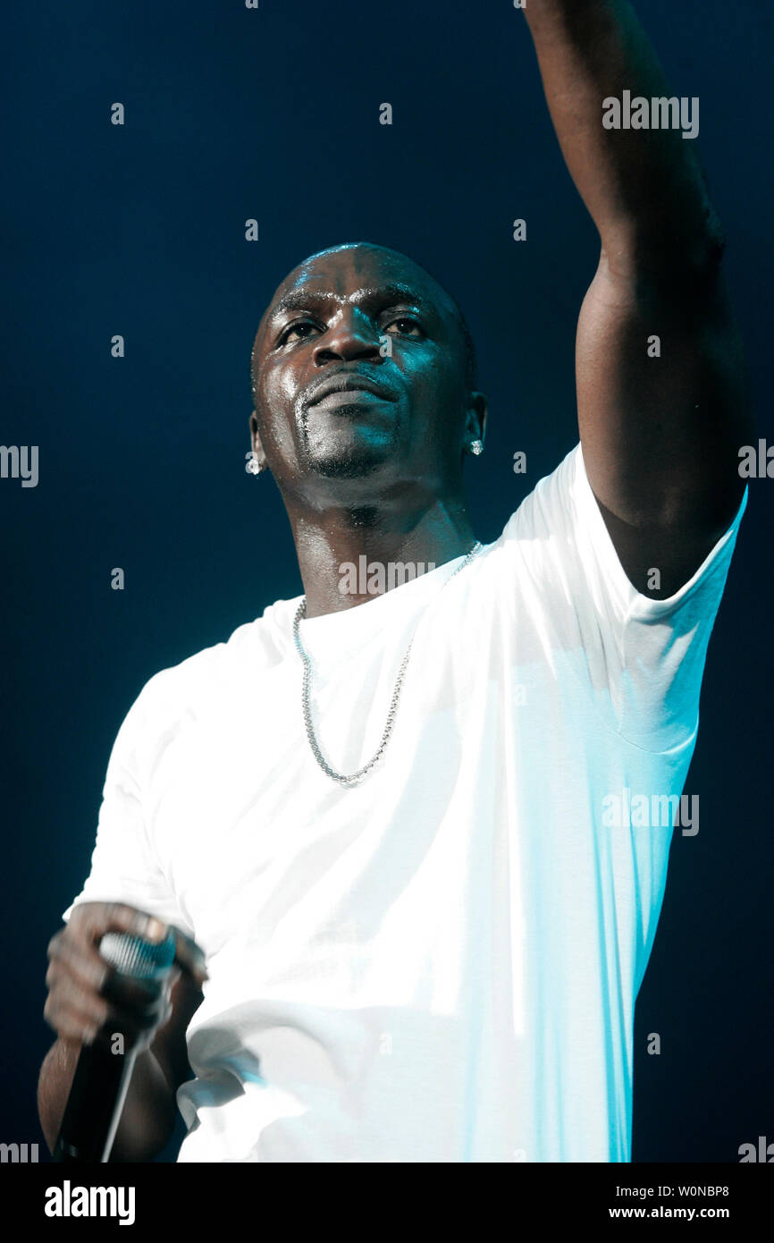 Akon performs in concert at the Sound Advice Amphitheatre in West Palm ...