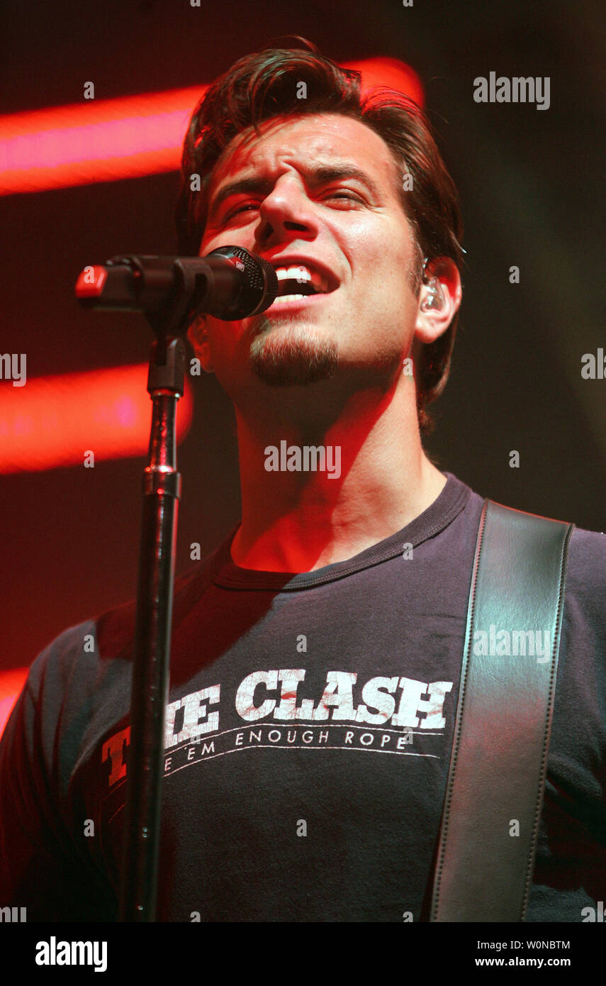 311 Nick Hexum High Resolution Stock Photography and Images - Alamy