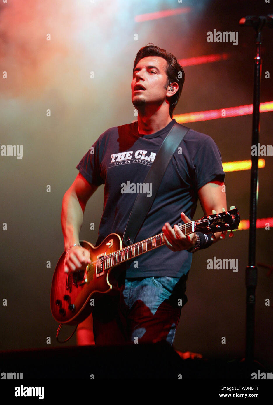 311 performs hi-res stock photography and images - Alamy