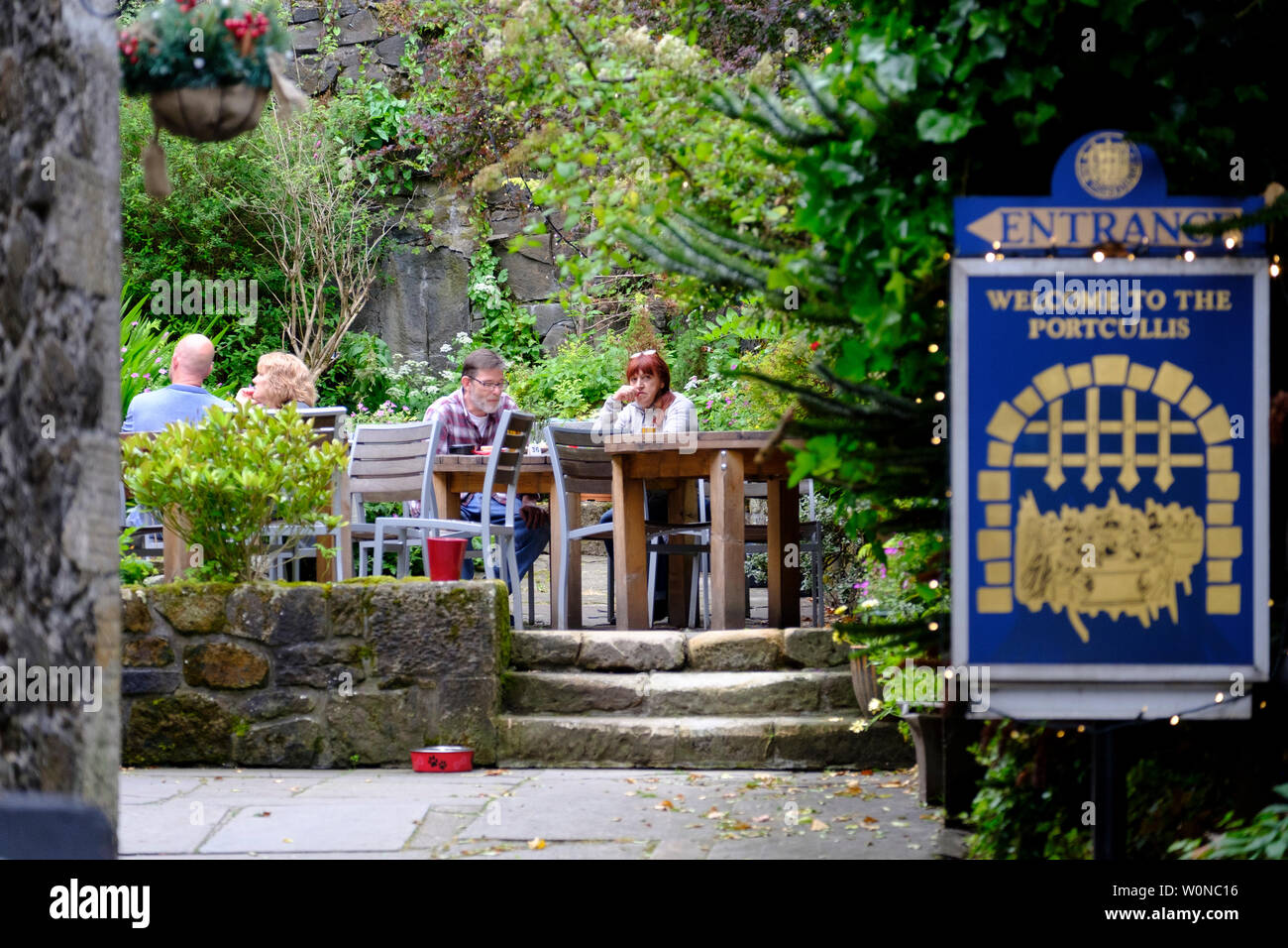 Portcullis hi-res stock photography and images - Alamy