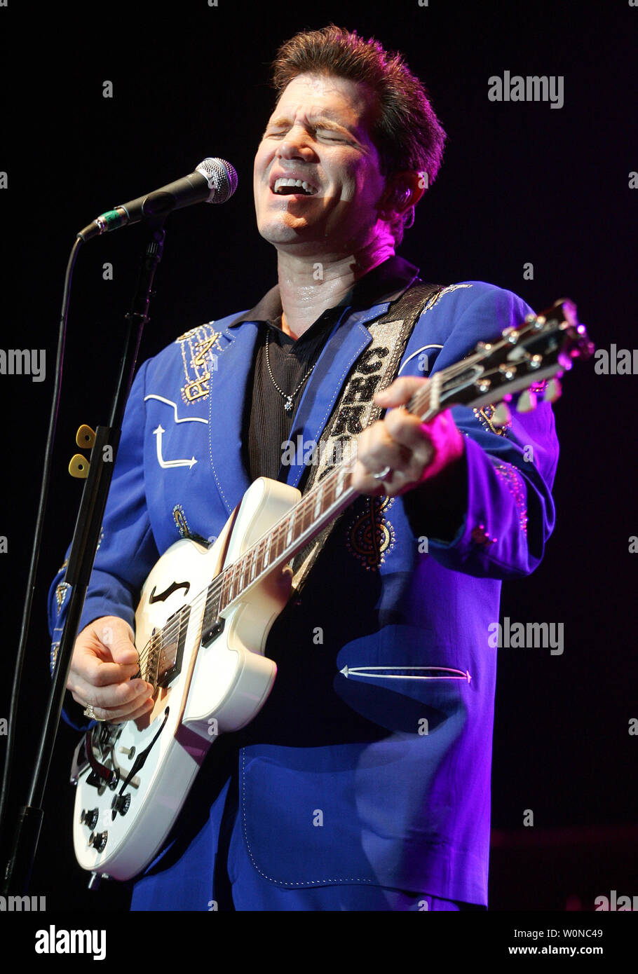 Chris Issac performs in concert at the Mizner Park Amphitheatre in Boca ...