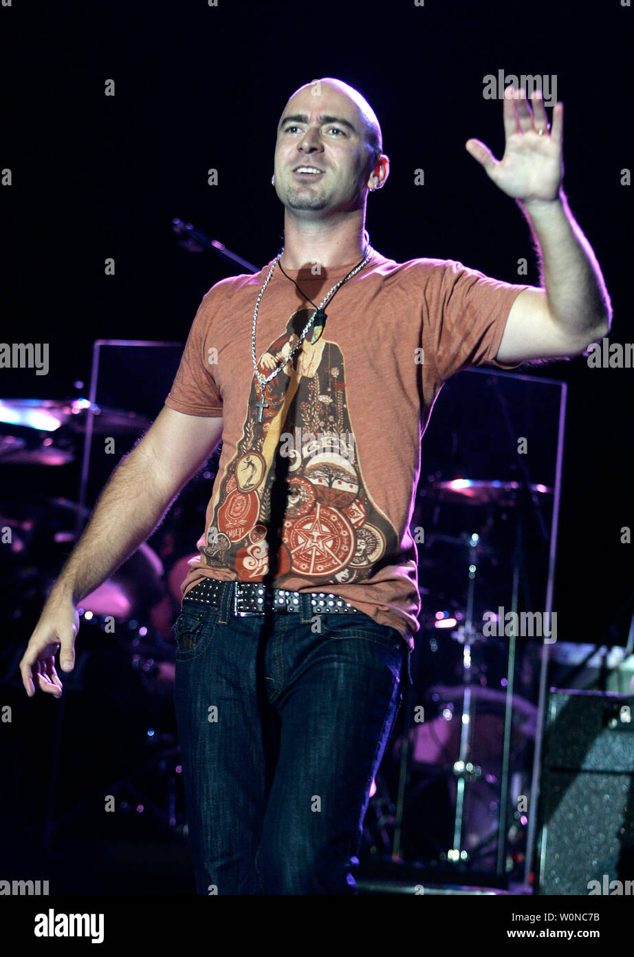 Ed Kowalczyk with Live performs in concert at the Mizner Park ...