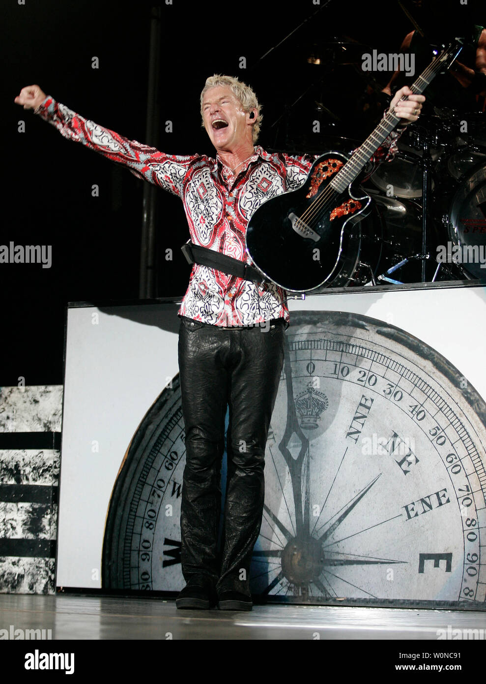 Kevin cronin reo speedwagon hi-res stock photography and images - Alamy