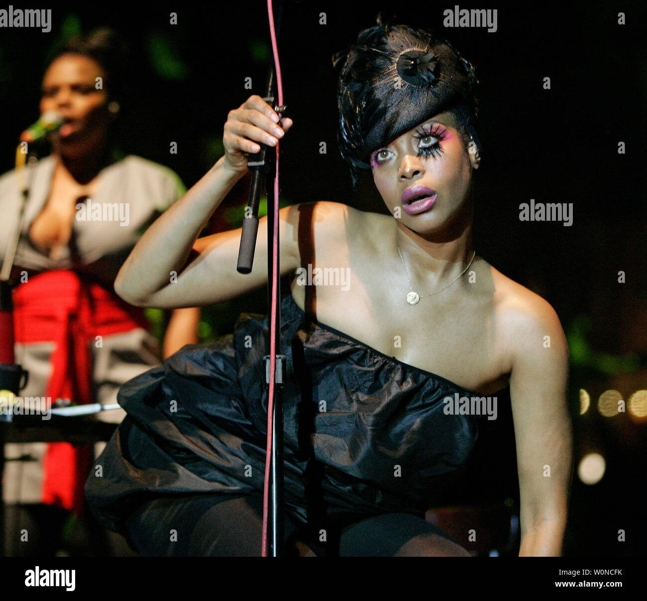 Erykah badu 2008 hi-res stock photography and images - Alamy