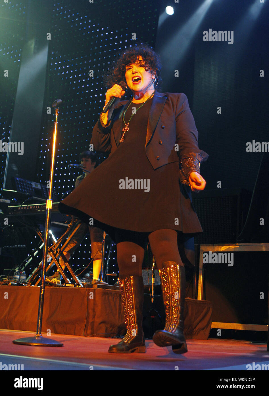 Ann wilson concert hi-res stock photography and images - Alamy