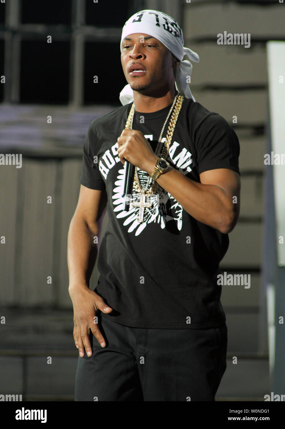 T.I. performs in concert on Lil Wayne's America's Most Wanted tour at ...
