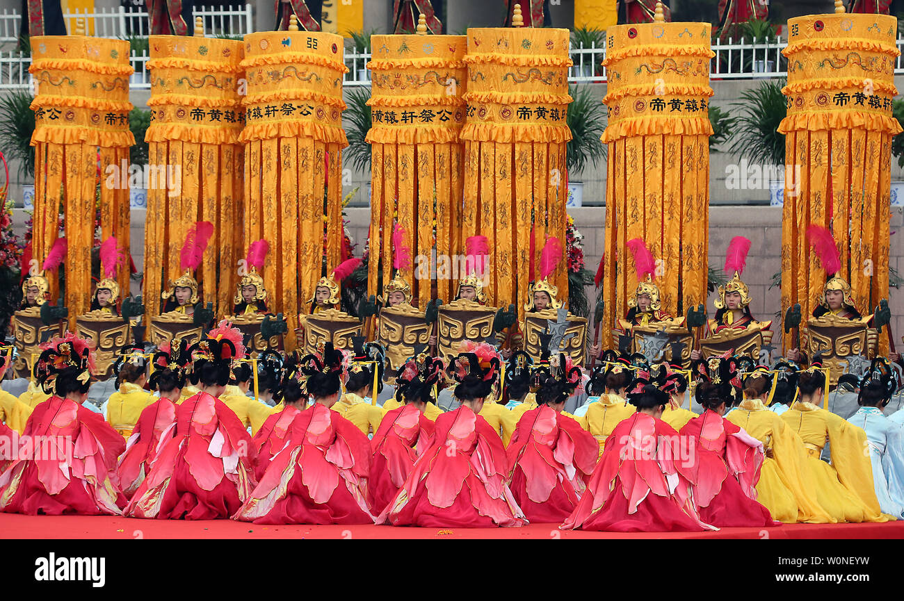 Imperial garb hi-res stock photography and images - Alamy