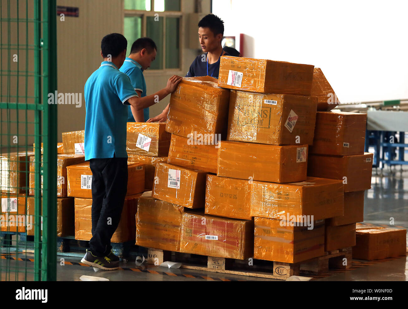 Foreign correspondents get a behind the scenes look at packages being ...