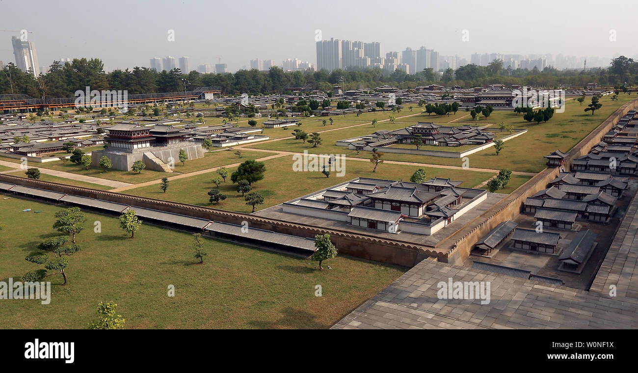 Daming palace hi-res stock photography and images - Alamy
