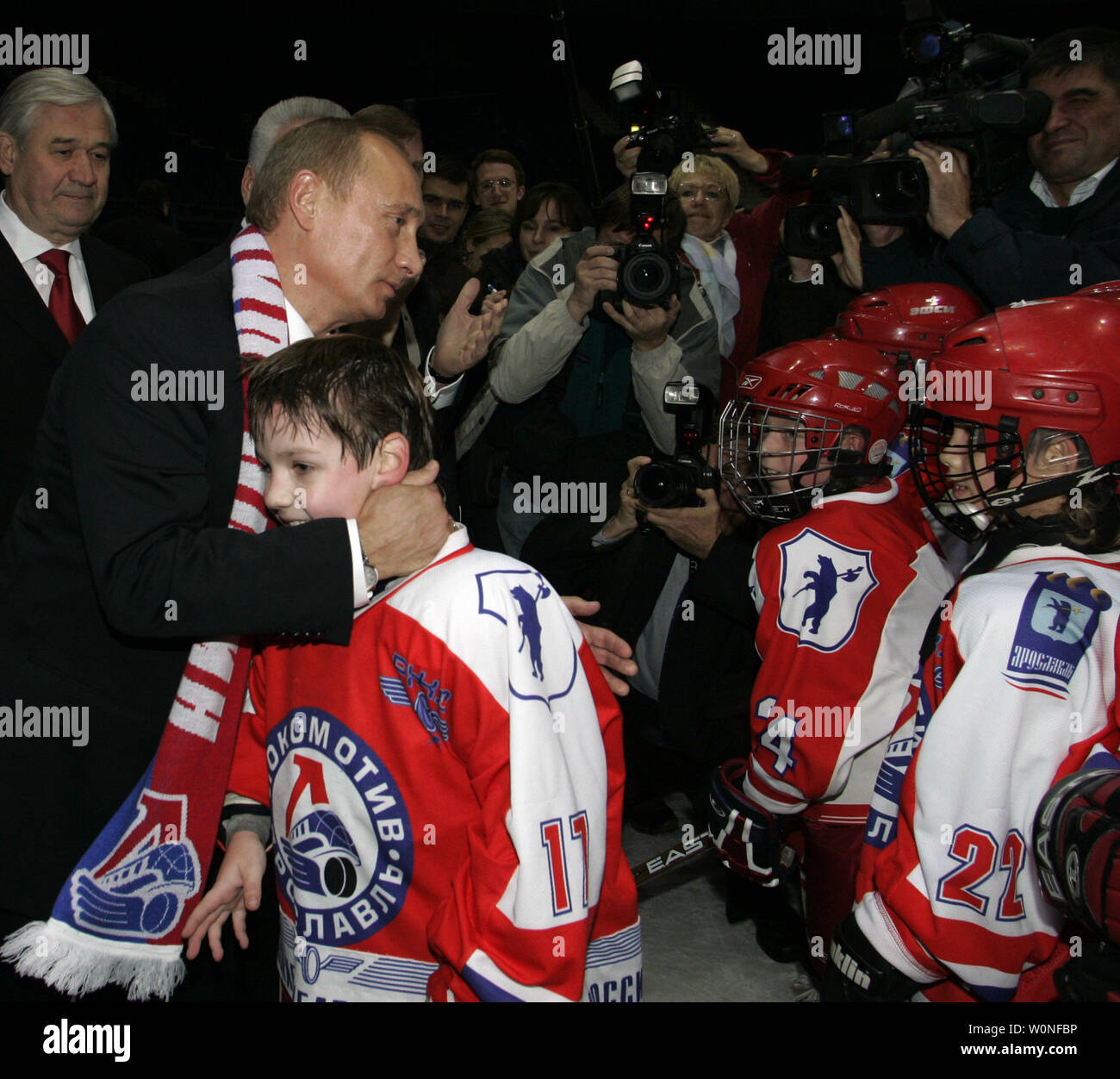 Russian president vladimir putin hugs hi-res stock photography and ...