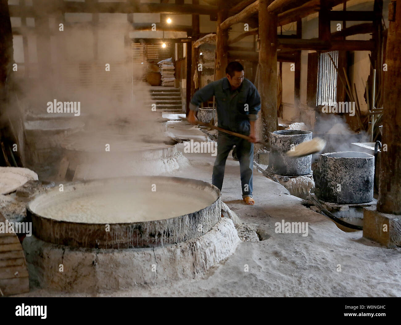 82 percentage hi-res stock photography and images - Alamy